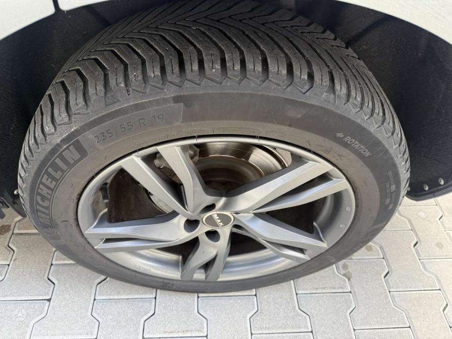 Pelēks Volvo XC60 2018 Šauļi, ar dzinēja tilpumu 1.97 L un nobraukumu 300 tūkst. km par 14900 €, foto 20 vietnē AUTOMOTO.COM.LV