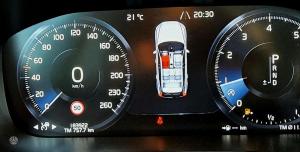 Grey Volvo XC60 2018 in Taurage, with an engine capacity of 1.97 L and mileage of 183 thousand km for 20700 €, photo 17 on AUTOMOTO.COM.LV