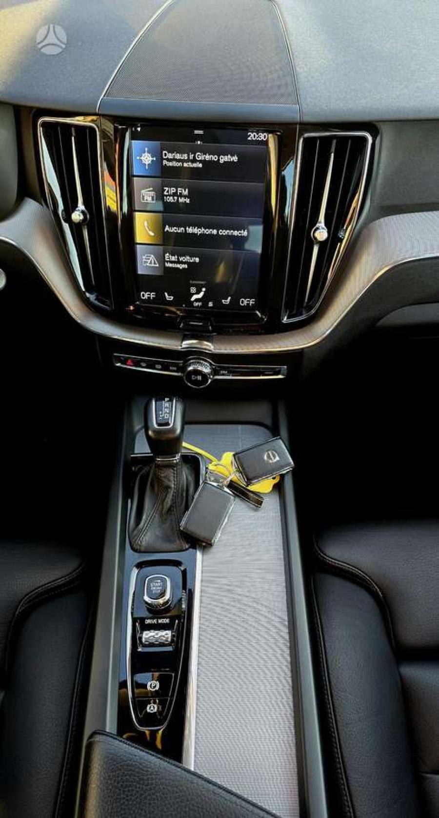 Grey Volvo XC60 2018 in Taurage, with an engine capacity of 1.97 L and mileage of 183 thousand km for 20700 €, photo 22 on AUTOMOTO.COM.LV