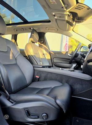 Grey Volvo XC60 2018 in Taurage, with an engine capacity of 1.97 L and mileage of 183 thousand km for 20700 €, photo 27 on AUTOMOTO.COM.LV