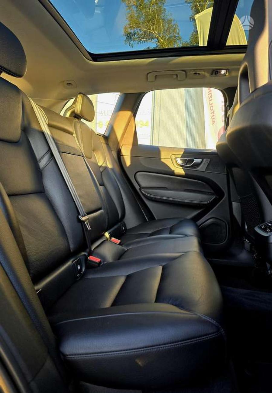 Grey Volvo XC60 2018 in Taurage, with an engine capacity of 1.97 L and mileage of 183 thousand km for 20700 €, photo 30 on AUTOMOTO.COM.LV