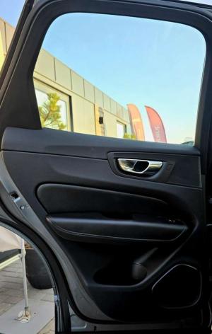Grey Volvo XC60 2018 in Taurage, with an engine capacity of 1.97 L and mileage of 183 thousand km for 20700 €, photo 38 on AUTOMOTO.COM.LV