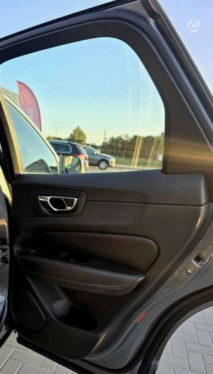 Grey Volvo XC60 2018 in Taurage, with an engine capacity of 1.97 L and mileage of 183 thousand km for 20700 €, photo 39 on AUTOMOTO.COM.LV