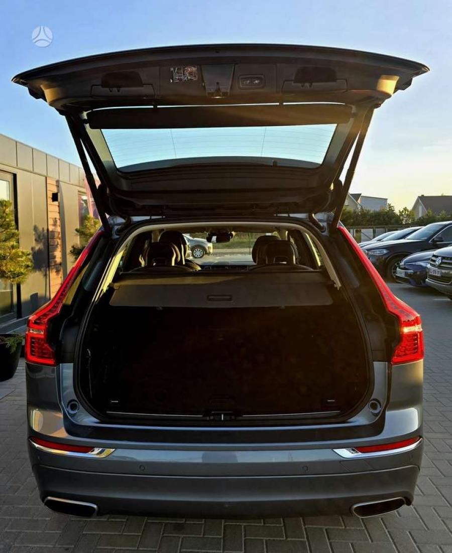 Grey Volvo XC60 2018 in Taurage, with an engine capacity of 1.97 L and mileage of 183 thousand km for 20700 €, photo 40 on AUTOMOTO.COM.LV