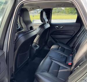 Grey Volvo XC60 2018 in Telschi, with an engine capacity of 2.40 L and mileage of 267 thousand km for 16990 €, photo 16 on AUTOMOTO.COM.LV
