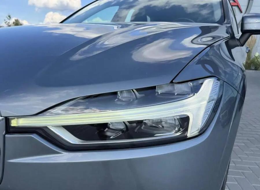 Grey Volvo XC60 2018 in Telschi, with an engine capacity of 2.40 L and mileage of 267 thousand km for 16990 €, photo 22 on AUTOMOTO.COM.LV