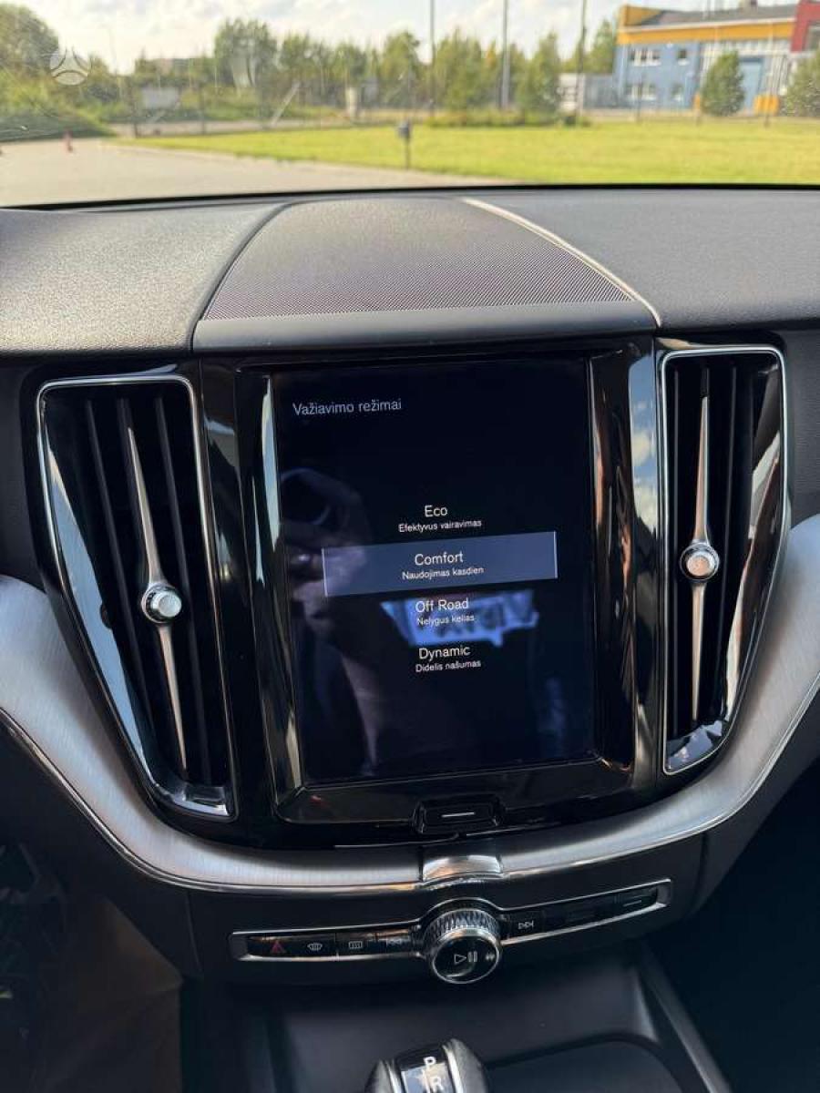 Pelēks Volvo XC60 2018 Telšiai, ar dzinēja tilpumu 2.40 L un nobraukumu 267 tūkst. km par 16999 €, foto 30 vietnē AUTOMOTO.COM.LV