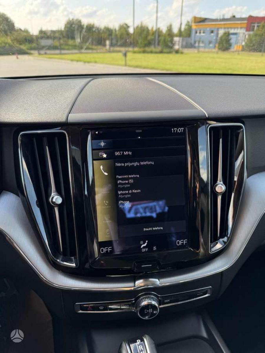 Pelēks Volvo XC60 2018 Telšiai, ar dzinēja tilpumu 2.40 L un nobraukumu 267 tūkst. km par 16999 €, foto 32 vietnē AUTOMOTO.COM.LV