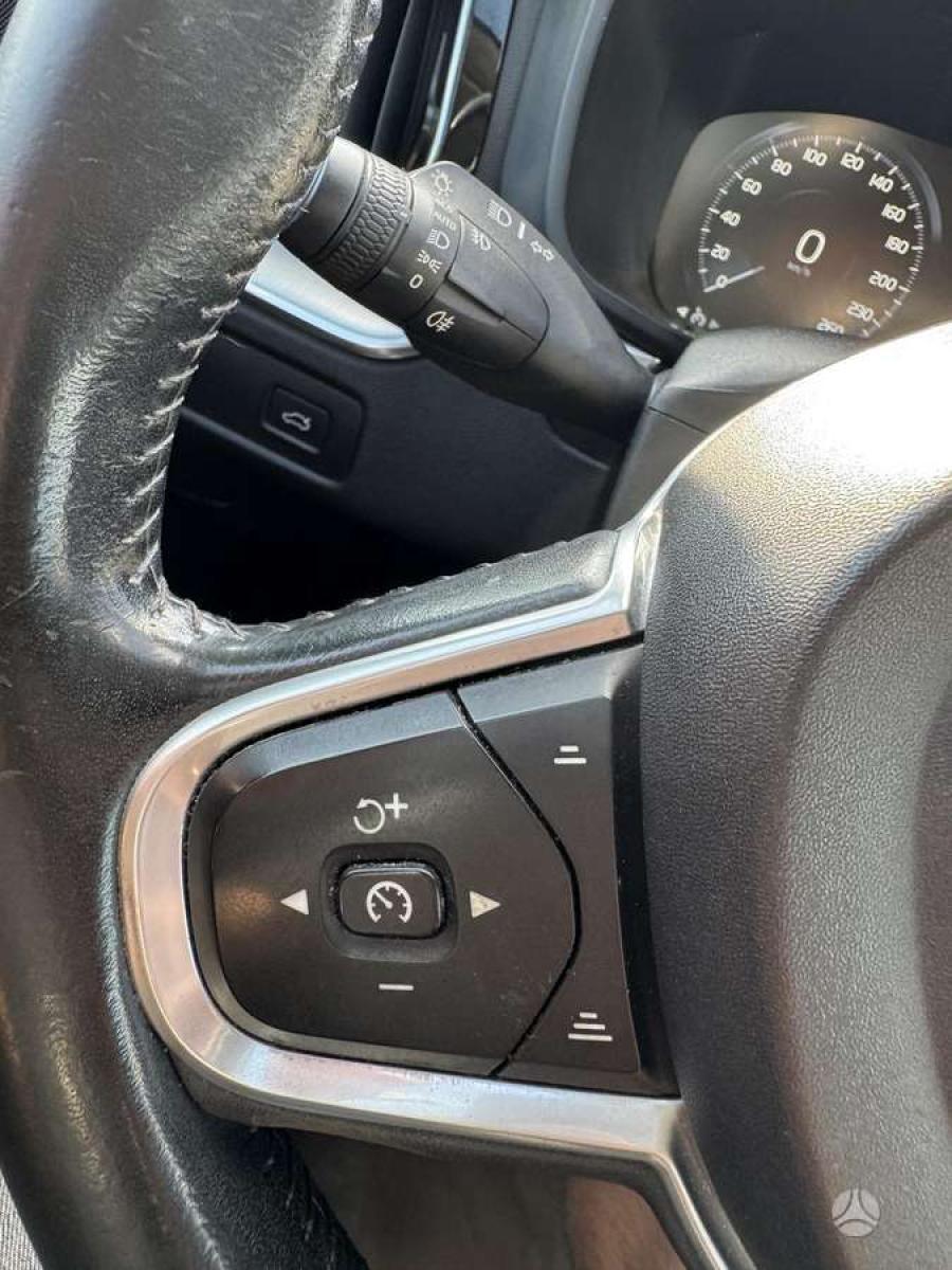 Pelēks Volvo XC60 2018 Telšiai, ar dzinēja tilpumu 2.40 L un nobraukumu 267 tūkst. km par 16999 €, foto 36 vietnē AUTOMOTO.COM.LV