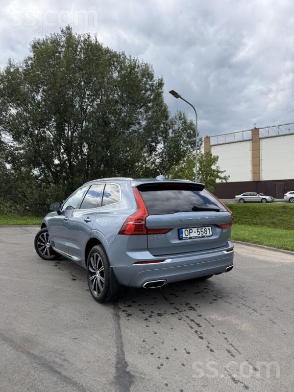 Grey Volvo XC60 2018 in Ogre, with an engine capacity of 2.00 L and mileage of 111 thousand km for 25500 €, photo 3 on AUTOMOTO.COM.LV