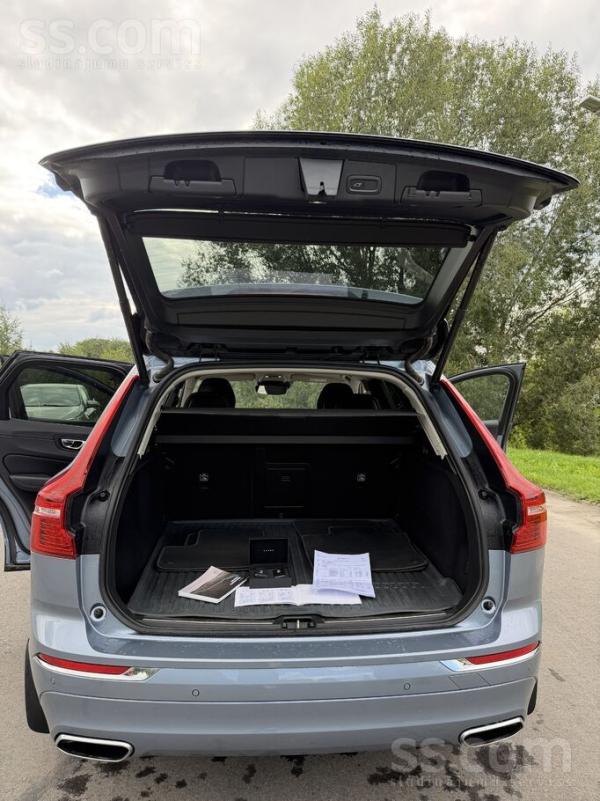 Grey Volvo XC60 2018 in Ogre, with an engine capacity of 2.00 L and mileage of 111 thousand km for 25500 €, photo 7 on AUTOMOTO.COM.LV