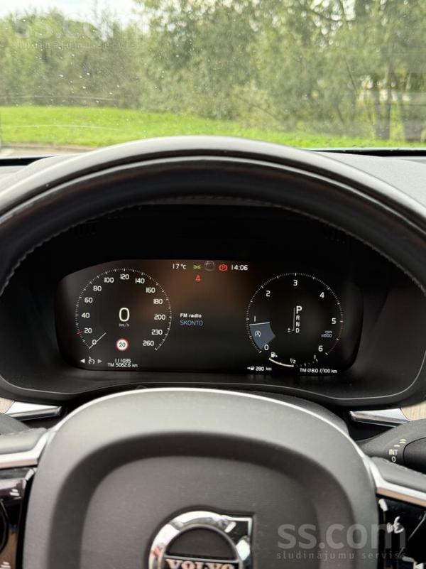 Grey Volvo XC60 2018 in Ogre, with an engine capacity of 2.00 L and mileage of 111 thousand km for 25500 €, photo 10 on AUTOMOTO.COM.LV