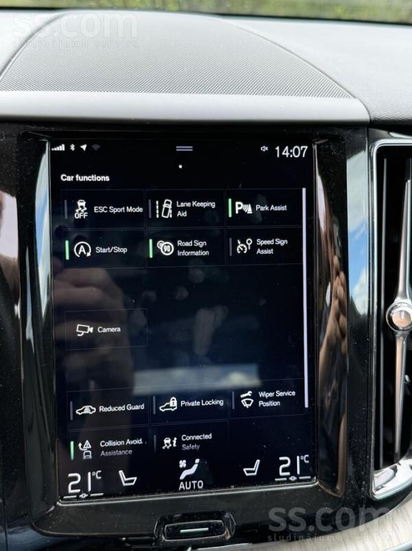 Grey Volvo XC60 2018 in Ogre, with an engine capacity of 2.00 L and mileage of 111 thousand km for 25500 €, photo 11 on AUTOMOTO.COM.LV