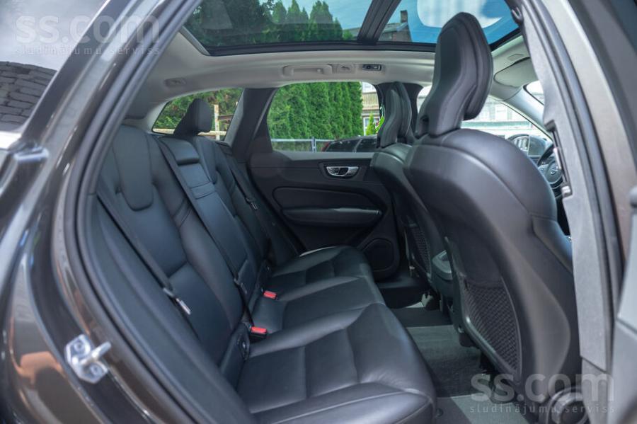 Grey Volvo XC60 2018 in Liepaja, with an engine capacity of 2.00 L and mileage of 275 thousand km for 18950 €, photo 13 on AUTOMOTO.COM.LV