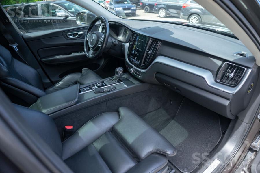 Grey Volvo XC60 2018 in Liepaja, with an engine capacity of 2.00 L and mileage of 275 thousand km for 18950 €, photo 14 on AUTOMOTO.COM.LV