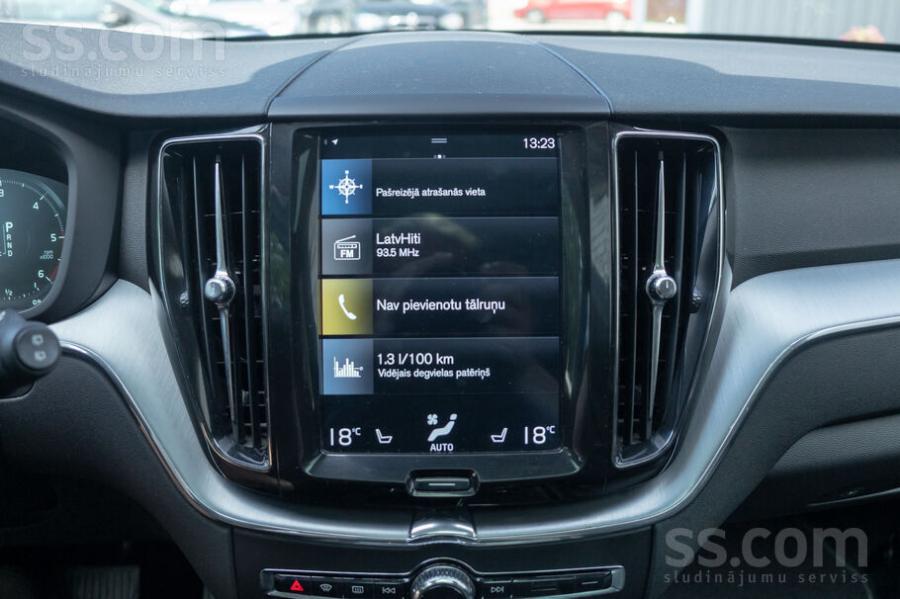 Grey Volvo XC60 2018 in Liepaja, with an engine capacity of 2.00 L and mileage of 275 thousand km for 18950 €, photo 18 on AUTOMOTO.COM.LV