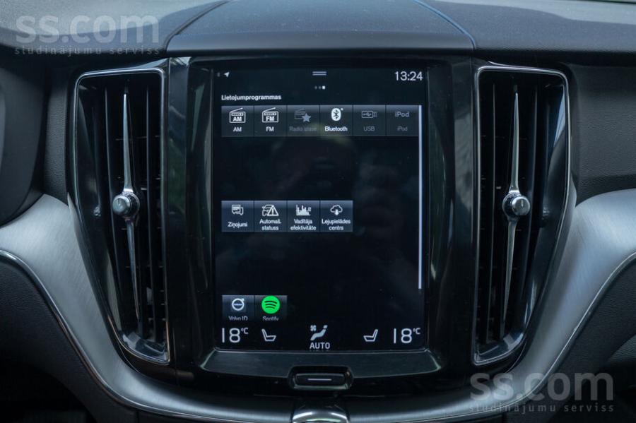 Grey Volvo XC60 2018 in Liepaja, with an engine capacity of 2.00 L and mileage of 275 thousand km for 18950 €, photo 20 on AUTOMOTO.COM.LV