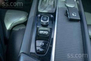 Grey Volvo XC60 2018 in Liepaja, with an engine capacity of 2.00 L and mileage of 275 thousand km for 18950 €, photo 23 on AUTOMOTO.COM.LV
