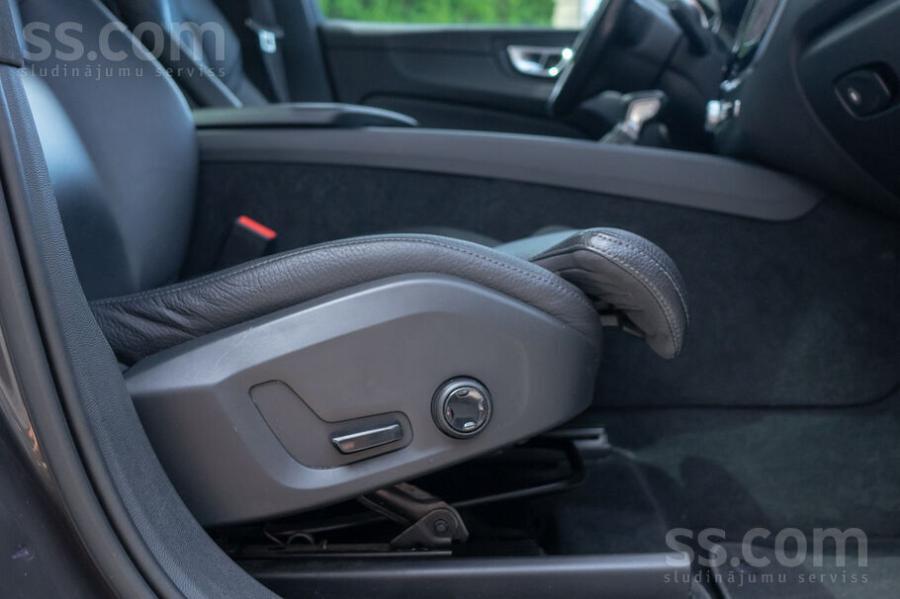 Grey Volvo XC60 2018 in Liepaja, with an engine capacity of 2.00 L and mileage of 275 thousand km for 18950 €, photo 26 on AUTOMOTO.COM.LV