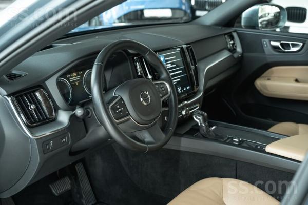 Pelēks Volvo XC60 2018 Rīga, ar dzinēja tilpumu 2.00 L un nobraukumu 148 tūkst. km par 19900 €, foto 4 vietnē AUTOMOTO.COM.LV