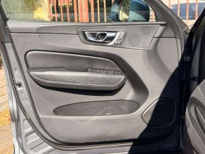 Pelēks Volvo XC60 2018 Tauragė, ar dzinēja tilpumu 1.97 L un nobraukumu 249 tūkst. km par 17850 €, foto 24 vietnē AUTOMOTO.COM.LV