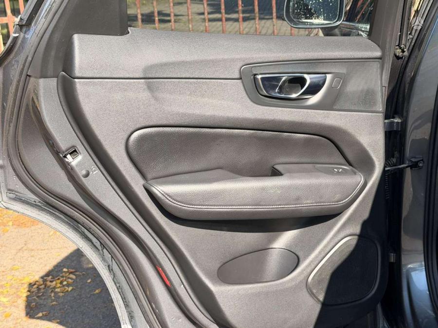 Pelēks Volvo XC60 2018 Tauragė, ar dzinēja tilpumu 1.97 L un nobraukumu 249 tūkst. km par 17850 €, foto 25 vietnē AUTOMOTO.COM.LV