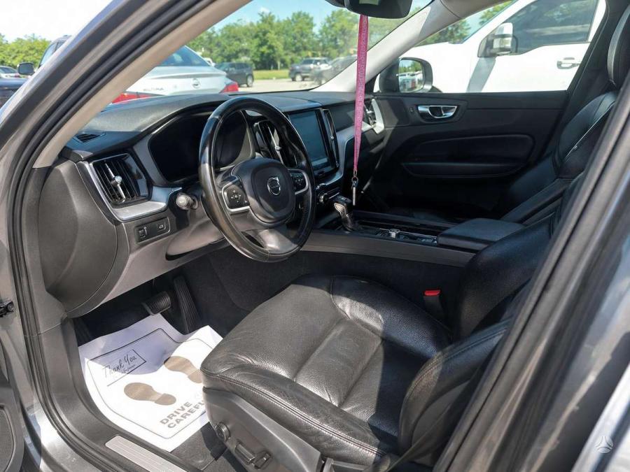 Pelēks Volvo XC60 2018 Viļņa, ar dzinēja tilpumu 1.97 L un nobraukumu 228 tūkst. km par 15555 €, foto 7 vietnē AUTOMOTO.COM.LV