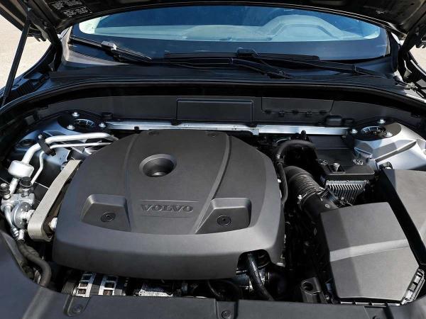 Grey Volvo XC60 2018 in Vilnius, with an engine capacity of 1.97 L and mileage of 228 thousand km for 15555 €, photo 10 on AUTOMOTO.COM.LV