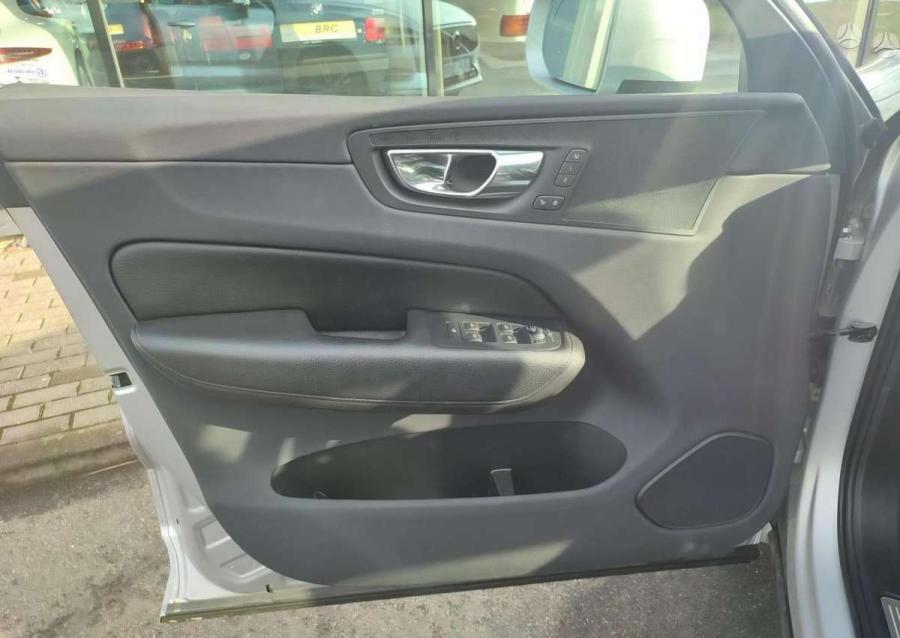 Pelēks Volvo XC60 2018 Kauņa, ar dzinēja tilpumu 1.97 L un nobraukumu 55 tūkst. km par 21900 €, foto 6 vietnē AUTOMOTO.COM.LV