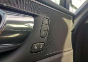 Pelēks Volvo XC60 2018 Kauņa, ar dzinēja tilpumu 1.97 L un nobraukumu 55 tūkst. km par 21900 €, foto 7 vietnē AUTOMOTO.COM.LV