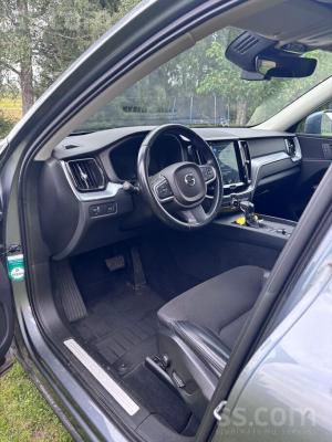 Grey Volvo XC60 2018 in Riga, with an engine capacity of 2.00 L and mileage of 175 thousand km for 18000 €, photo 8 on AUTOMOTO.COM.LV