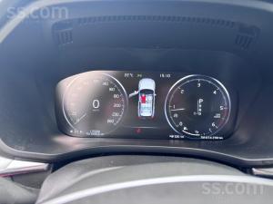 Grey Volvo XC60 2018 in Riga, with an engine capacity of 2.00 L and mileage of 175 thousand km for 18000 €, photo 10 on AUTOMOTO.COM.LV