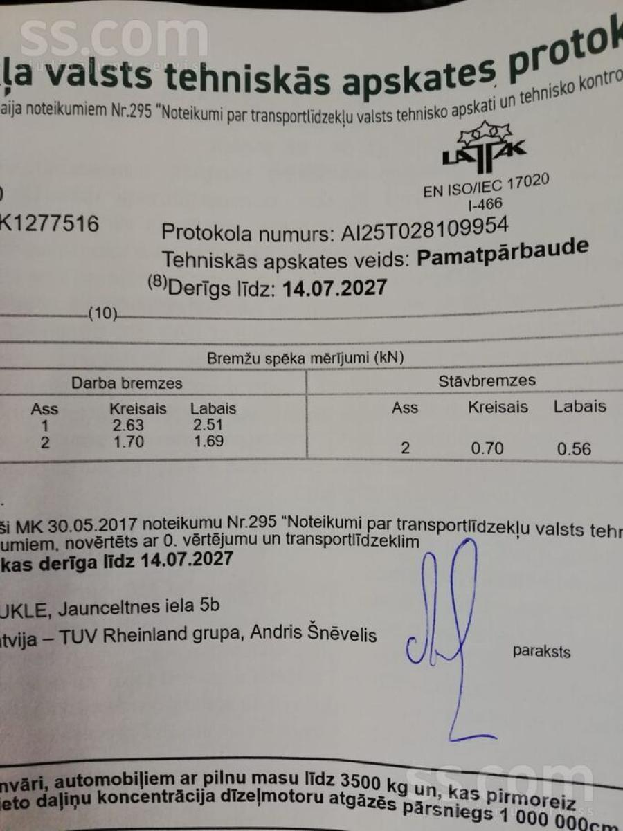 Grey Volvo XC60 2018 in Riga, with an engine capacity of 2.00 L and mileage of 175 thousand km for 18000 €, photo 14 on AUTOMOTO.COM.LV