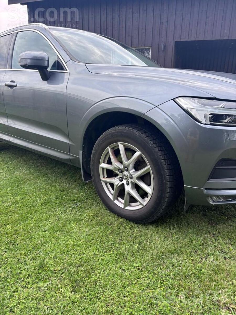 Grey Volvo XC60 2018 in Riga, with an engine capacity of 2.00 L and mileage of 175 thousand km for 18000 €, photo 19 on AUTOMOTO.COM.LV