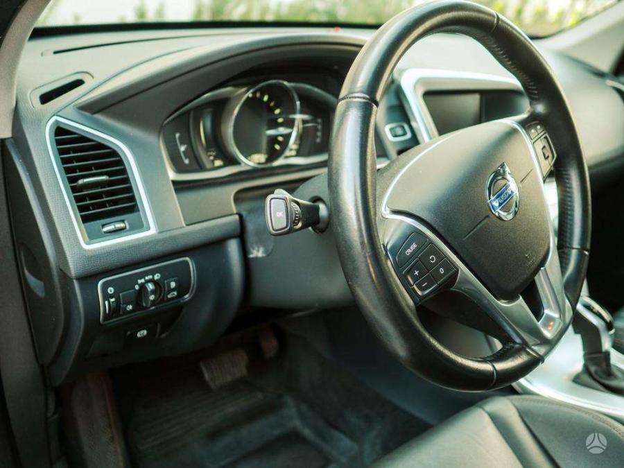 Pelēks Volvo XC60 2018 Kauņa, ar dzinēja tilpumu 1.97 L un nobraukumu 115 tūkst. km par 13500 €, foto 15 vietnē AUTOMOTO.COM.LV