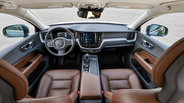 Pelēks Volvo XC60 2018 Kauņa, ar dzinēja tilpumu 2.00 L un nobraukumu 132 tūkst. km par 19900 €, foto 7 vietnē AUTOMOTO.COM.LV