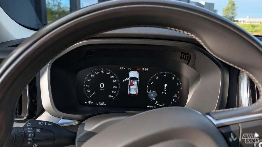 Pelēks Volvo XC60 2018 Kauņa, ar dzinēja tilpumu 2.00 L un nobraukumu 132 tūkst. km par 19900 €, foto 12 vietnē AUTOMOTO.COM.LV