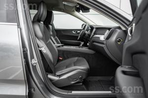 Pelēks Volvo XC60 2018 Rīga, ar dzinēja tilpumu 2.00 L un nobraukumu 176 tūkst. km par 19500 €, foto 12 vietnē AUTOMOTO.COM.LV