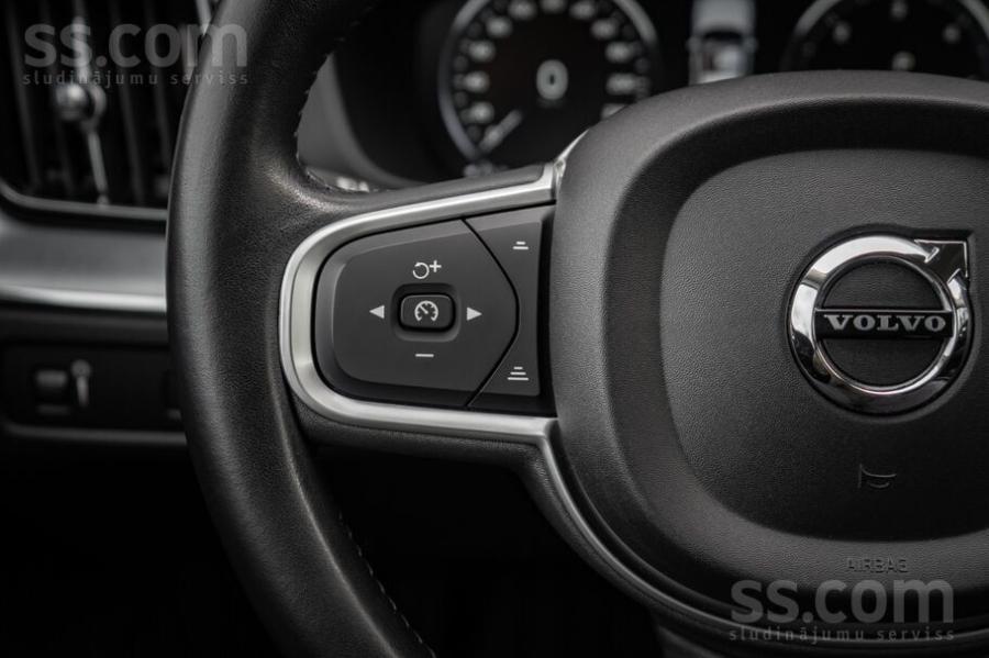 Pelēks Volvo XC60 2018 Rīga, ar dzinēja tilpumu 2.00 L un nobraukumu 176 tūkst. km par 19500 €, foto 18 vietnē AUTOMOTO.COM.LV