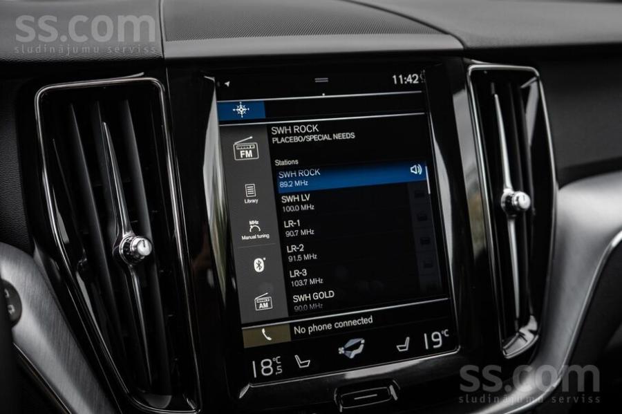 Pelēks Volvo XC60 2018 Rīga, ar dzinēja tilpumu 2.00 L un nobraukumu 176 tūkst. km par 19500 €, foto 24 vietnē AUTOMOTO.COM.LV