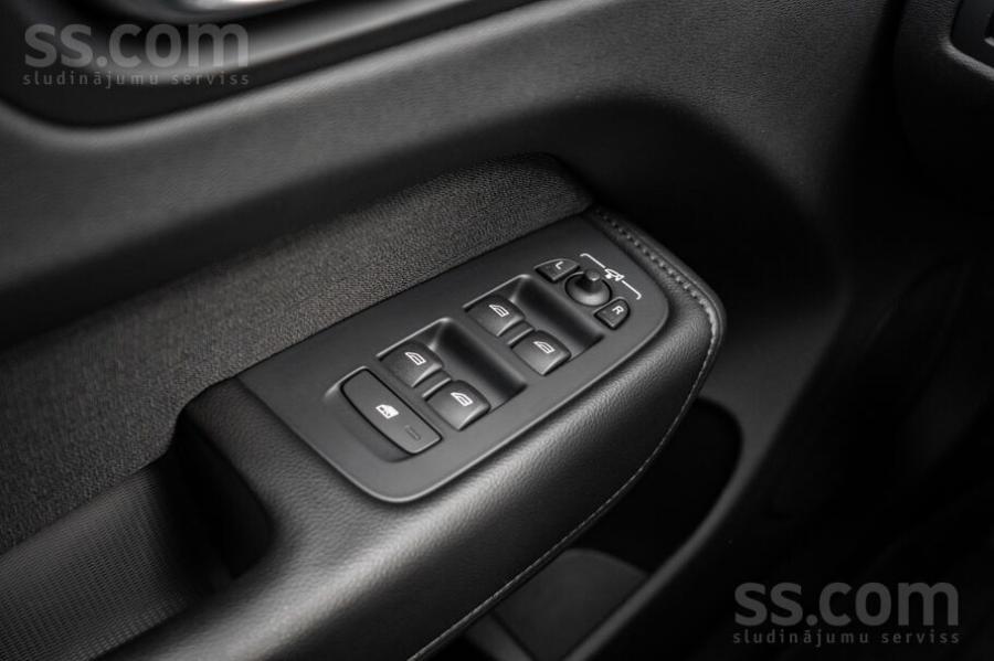 Pelēks Volvo XC60 2018 Rīga, ar dzinēja tilpumu 2.00 L un nobraukumu 176 tūkst. km par 19500 €, foto 29 vietnē AUTOMOTO.COM.LV