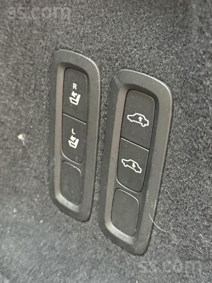 Pelēks Volvo XC60 2018 Rīga, ar dzinēja tilpumu 2.00 L un nobraukumu 0 tūkst. km par 22000 €, foto 20 vietnē AUTOMOTO.COM.LV