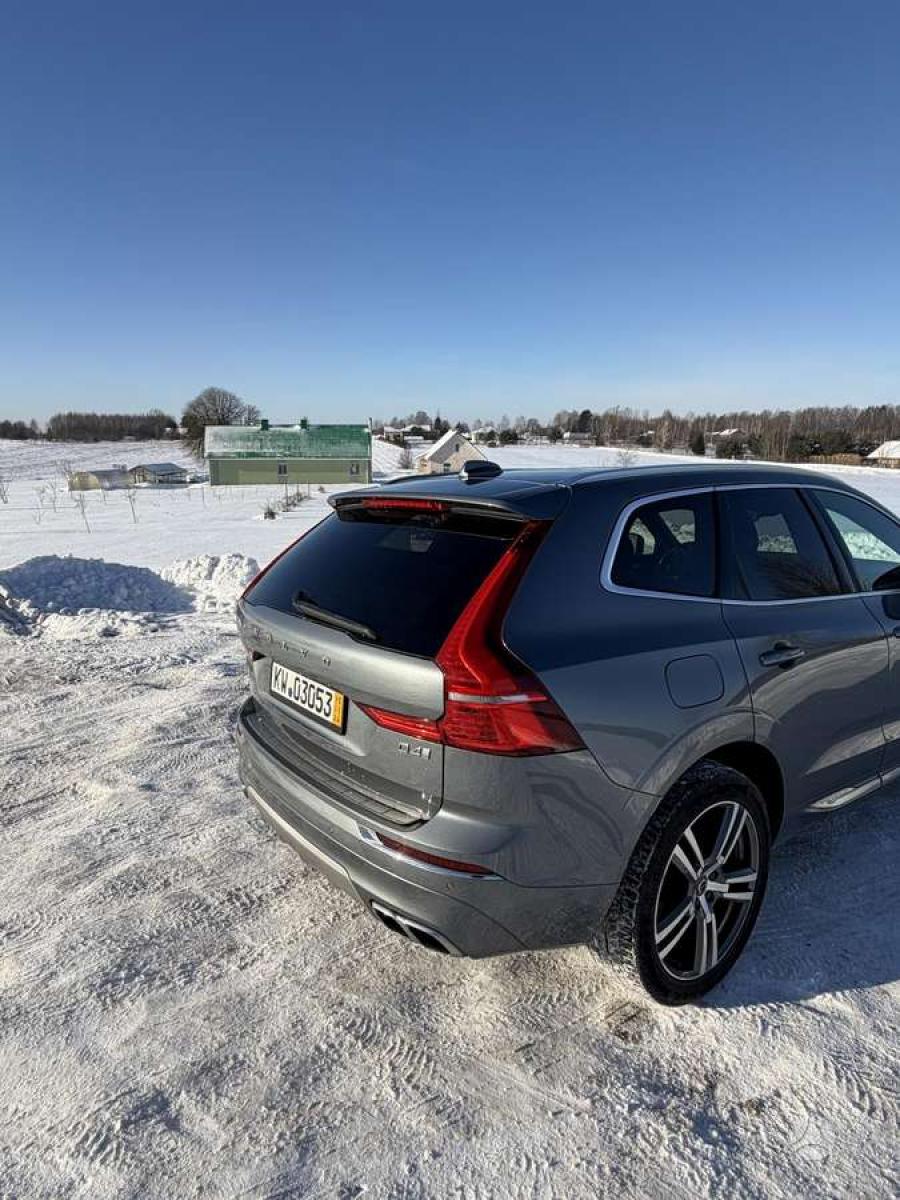 Grey Volvo XC60 2019 in Vilnius, with an engine capacity of 1.97 L and mileage of 269 thousand km for 24500 €, photo 5 on AUTOMOTO.COM.LV