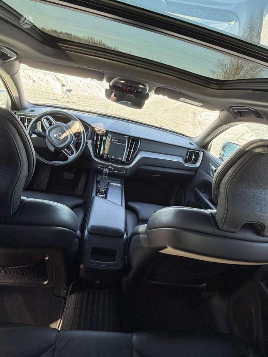 Grey Volvo XC60 2019 in Vilnius, with an engine capacity of 1.97 L and mileage of 269 thousand km for 24500 €, photo 16 on AUTOMOTO.COM.LV