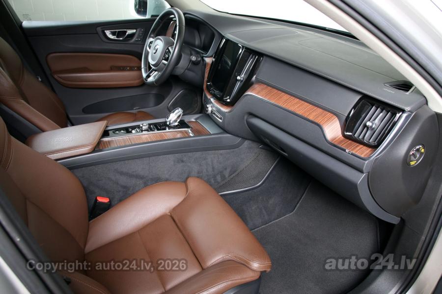 Pelēks Volvo XC60 2019 Tallina, ar dzinēja tilpumu 2.00 L un nobraukumu 115 tūkst. km par 32990 €, foto 10 vietnē AUTOMOTO.COM.LV