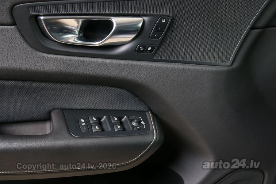 Pelēks Volvo XC60 2019 Pērnava, ar dzinēja tilpumu 2.00 L un nobraukumu 135 tūkst. km par 29990 €, foto 13 vietnē AUTOMOTO.COM.LV