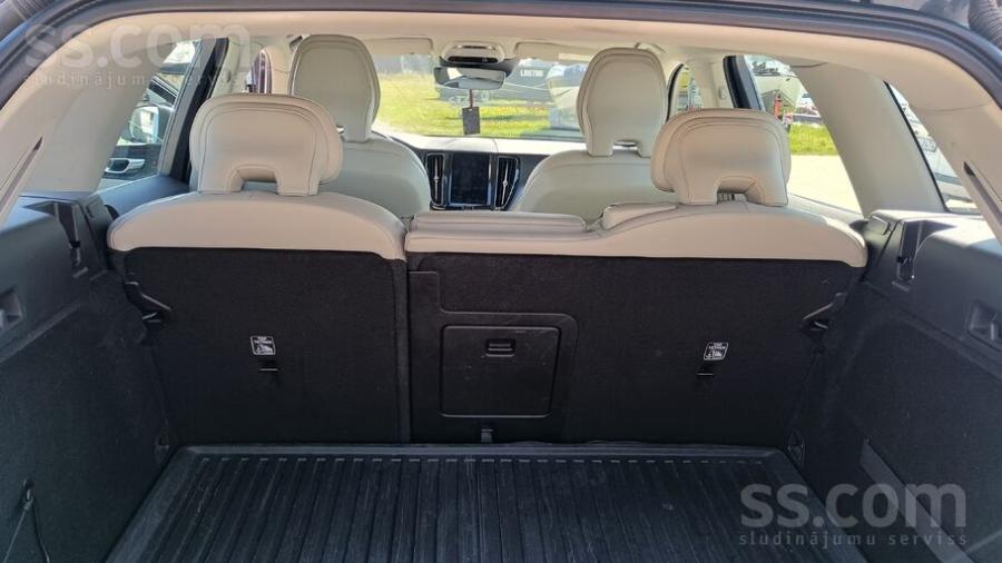 Pelēks Volvo XC60 2019 Jūrmala, ar dzinēja tilpumu 2.00 L un nobraukumu 207 tūkst. km par 22800 €, foto 9 vietnē AUTOMOTO.COM.LV