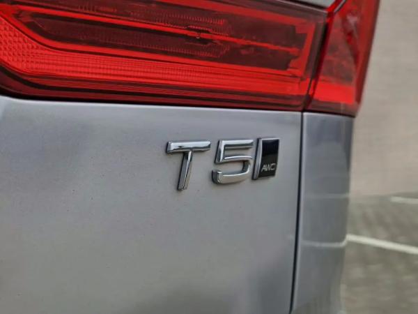 Grey Volvo XC60 2019 in Riga, with an engine capacity of 2.00 L and mileage of 85 thousand km for 27000 €, photo 10 on AUTOMOTO.COM.LV