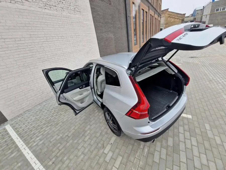 Grey Volvo XC60 2019 in Riga, with an engine capacity of 2.00 L and mileage of 85 thousand km for 27000 €, photo 20 on AUTOMOTO.COM.LV