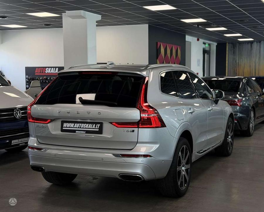 Grey Volvo XC60 2019 in Klaipeda, with an engine capacity of 1.97 L and mileage of 69 thousand km for 23450 €, photo 7 on AUTOMOTO.COM.LV
